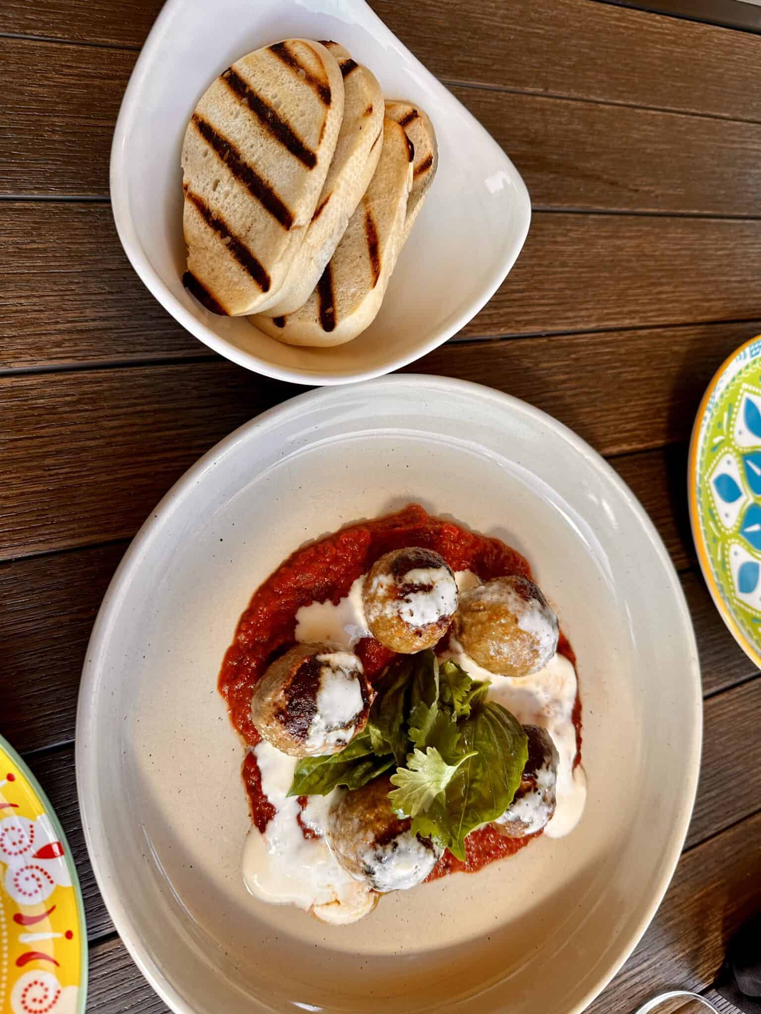 16 Essential Restaurants to Truly Taste Des Moines - Werthwhile Wandering